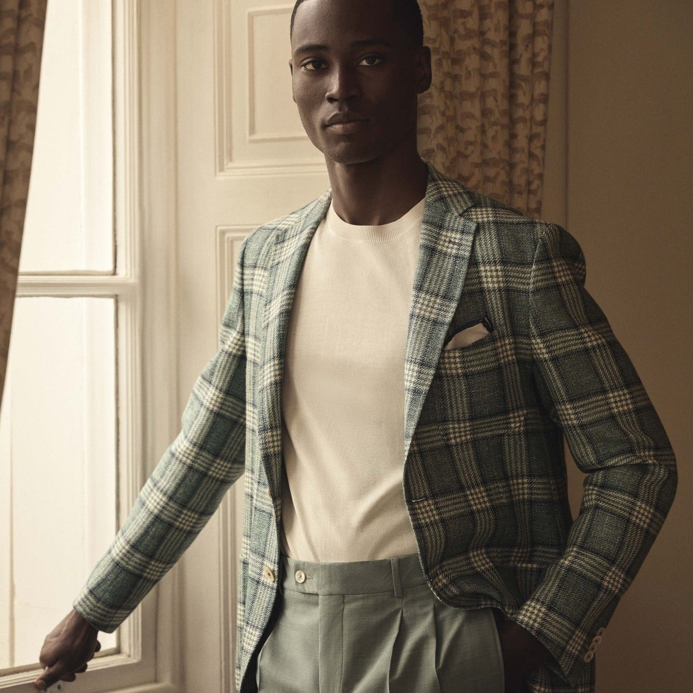 Scabal Official Store | Tailored menswear & luxury fabrics of England