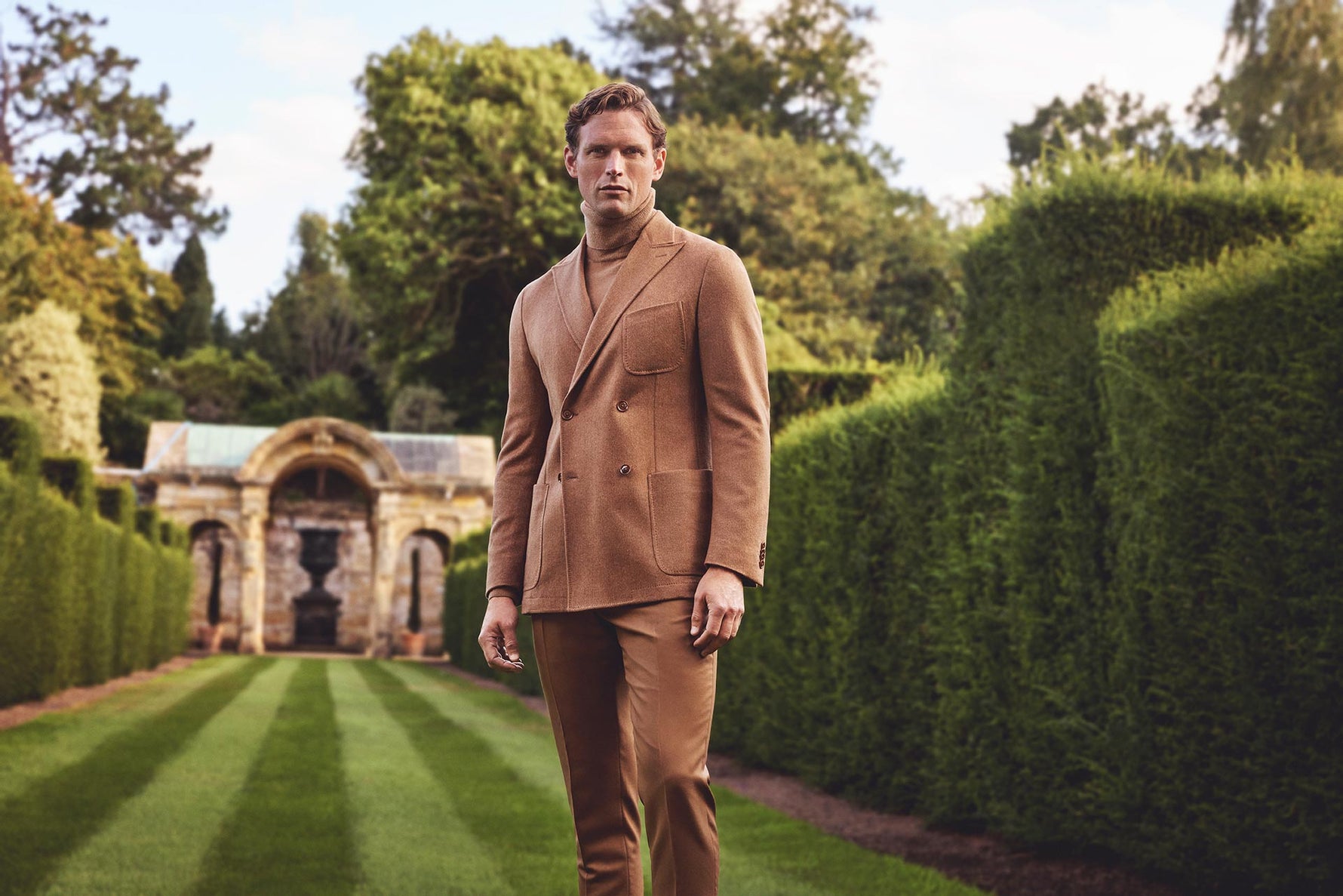 Scabal Official Store | Tailored menswear & luxury fabrics of England